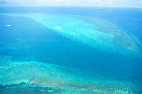 Philippines To Remove Any Barriers At Disputed Reef Taipei Times