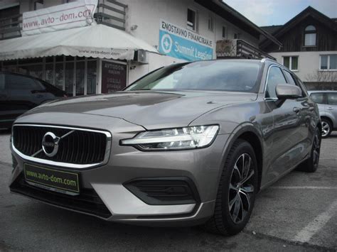 VOLVO V60 2 0 D3 MOMENTUM Avto Dom