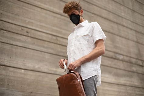 This Electrically Charged Graphene Mask Repels Viruses And Bacteria