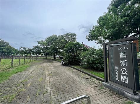 華鳳特區公園首排樹海景28坪超大使用空間高雄上河國4房2廳5802坪高雄591售屋網