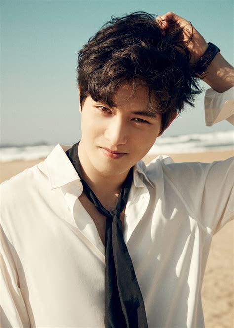 Cnblue将于20日携新专辑回归 郑容和李宗泫等单人封面照公开【组图】【4】 韩国频道 人民网