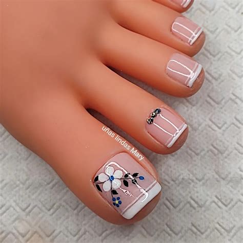 Uñas Elegantes Con Flor Uñas De Los Pies Bonitas Dibujos Para Uñas
