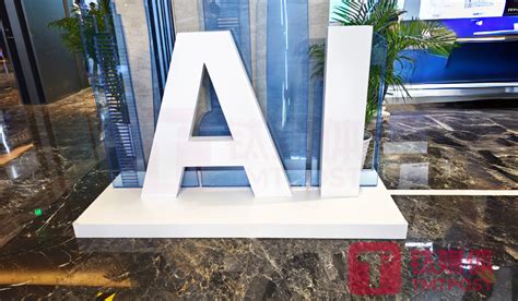 美国斯坦福抄袭中国大模型事件背后，让国人重新评估中美 Ai 差距与价值｜钛媒体agi腾讯新闻