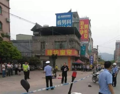 私家车高速撞3小学生拖行 2人身亡