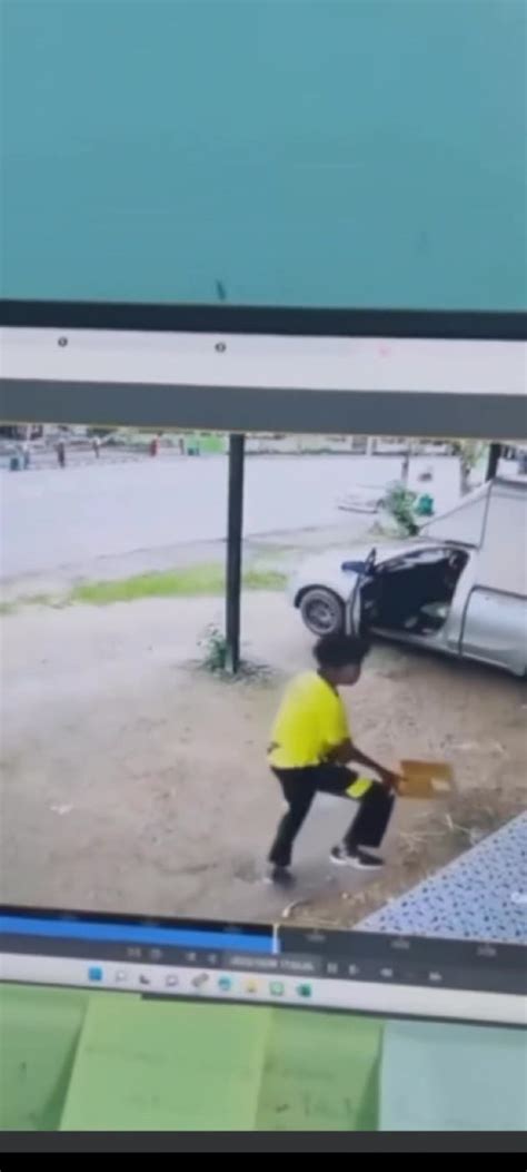 မိမိ Delivery သွားပို့သော အိမ်မှာလူမရှိဘဲ Cctv ပဲ ရှိသောအခါ 😁😁😁😁 Credit