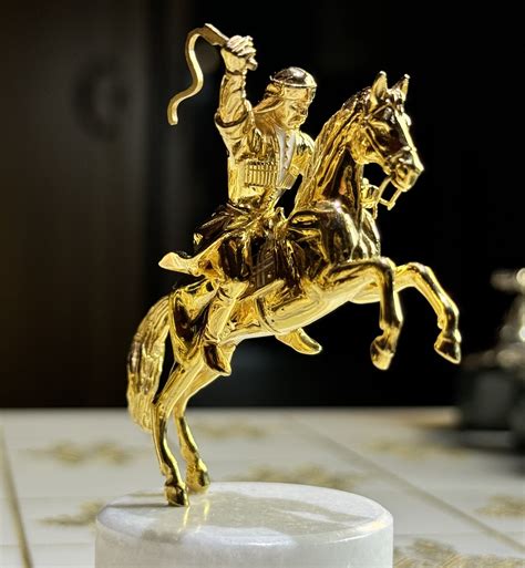 ჭადრაკის ფიგურა მხედარი ჭადრაკიდან ქართული ცეკვა სახელობითი