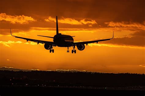 ¿por Qué Viajar En Avión Se Ha Vuelto Tan Caro Estos Años