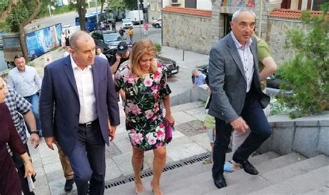 ПИК пита президента по ЗДОИ Вярно ли е че Десислава Радева е на
