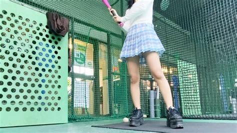 バッティングしてたらガン見されて恥ずかしかった Youtube