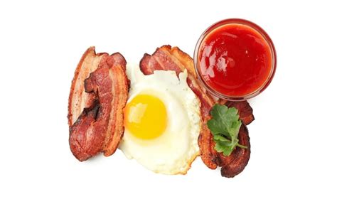 Tocino Frito Y Huevo Aislado Sobre Fondo Blanco Png Foto Premium