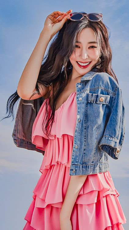 Tiffany Young × Satin New Promo Catalogue Tumbex