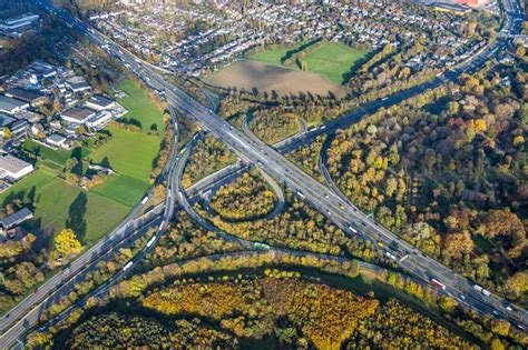 Duisburg Aus Der Vogelperspektive Herbstluftbild Autobahnkreuz Der BAB