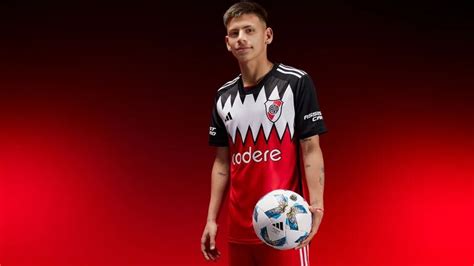 River Plate Lanzó Su Nueva Camiseta Suplente Inspirada En Un Icónico