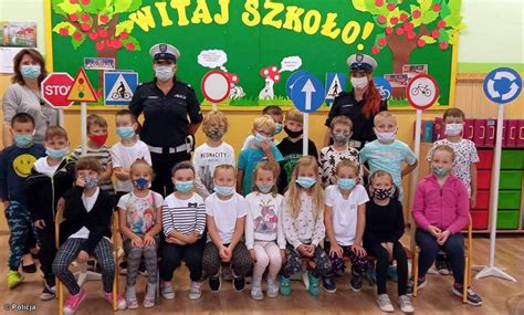 Policyjna akcja Bezpieczna droga do szkoły trwa FOTO Fakty Oświęcim