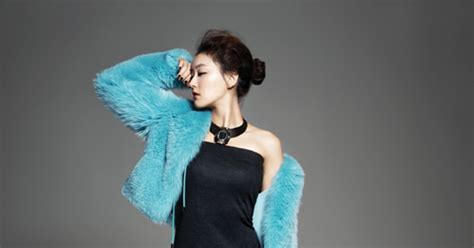 T포토 박진희 화보 넘치는 관능미 몸매 비결은