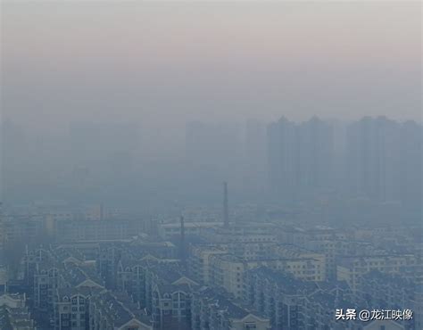 雾霾袭冰城，空气呛人，专家提示：市民应减少室外活动 搜狐大视野 搜狐新闻