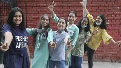 10 Girls From Disadvantageous Social Groups In Jharkhand Crack Jee