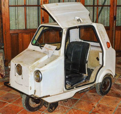 Acoma Mini Comtesse Rweirdwheels