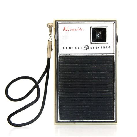 Vintage Standard Micronic Ruby Micro Transistor Radio Model Sr G41 Am