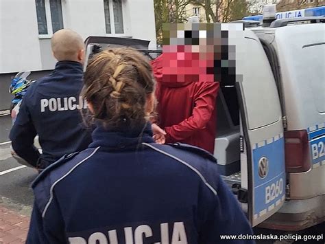 latek zatrzymany za znęcanie się nad członkiem rodziny To były policjant O jego wyczynie