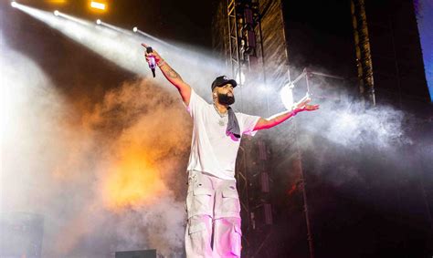 Eladio Carrion Makes His Venezuelan Fans Vibrate With Trap And