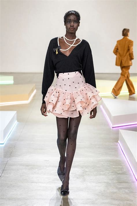 Zimmermann Resort 2025 Fashion Show Vogue Thời Trang Thời Trang Nữ Quần áo