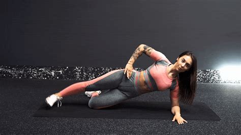 Domácí trénink na zadek a nohy efektivních cviků s vlastní vahou GymBeam Blog