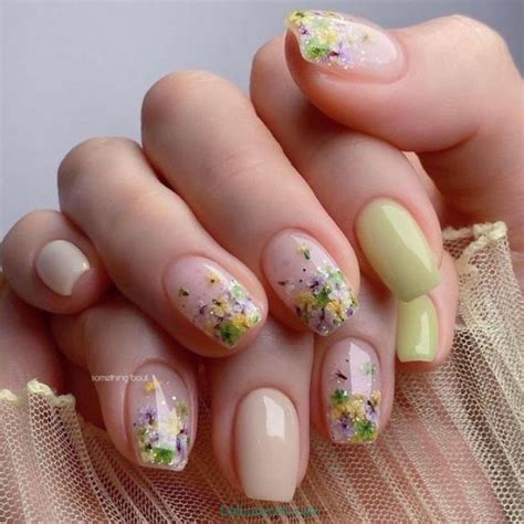 طرح ناخن برای فصل بهار و عید نوروز 60 طرح ناخن با رنگ شاد برای عید