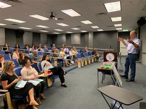 Elizabeth Dosoretz On Linkedin Everyone Is To Some Extent Differently