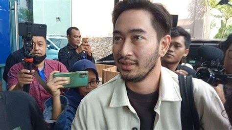 Maju Jadi Caleg Jeje Govinda Dan Nisya Ahmad Sambangi Gedung PAN