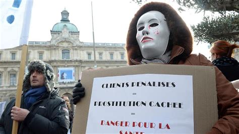 La pénalisation des clients de prostituées arrive à l Assemblée
