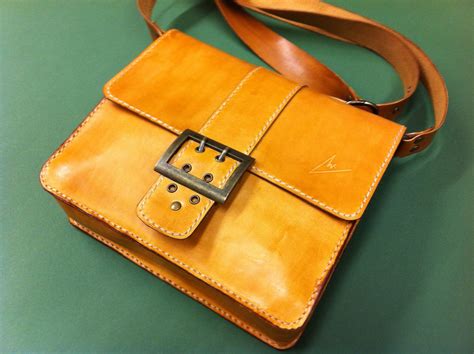 La Ventana Del Cuero Bolso Bandolera De Cuero Artesanal Para Mujer
