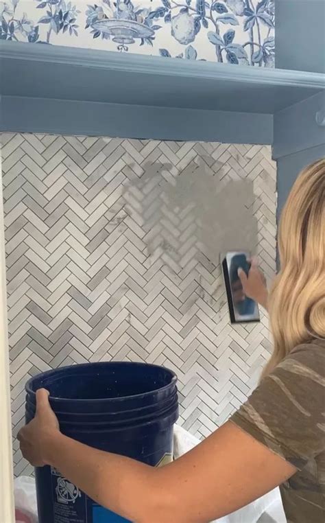 How To Tile A Backsplash For Beginners