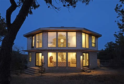 Cape Cod Octagonal House Redux Trendy Hus And Facade Boston Af Stephen Magliocco