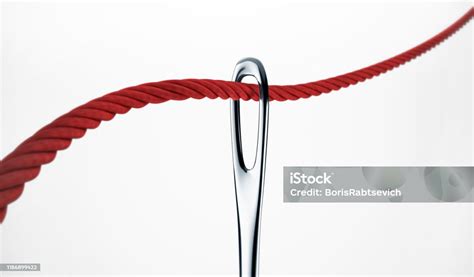 빨간 실과 바늘이 클리핑 경로로 흰색으로 분리되었습니다 3d 렌더링 실 봉제 제품에 대한 스톡 사진 및 기타 이미지 실 봉제 제품 빨강 바늘 구멍 Istock