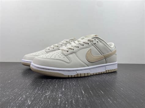 Dunk Low Phantom Sanddrift