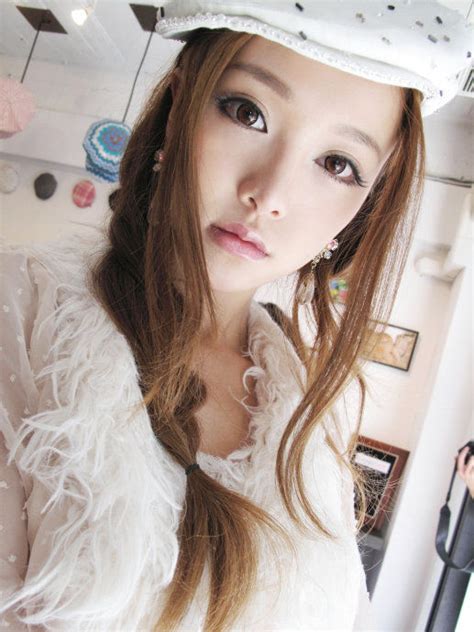 The Iskandaloso Group The Cutest And Sexiest Asians Huang Yi Lin Sexy And Adorable