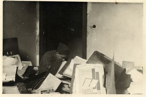 The Man Who Stole Nazi Era History From The Streets The New York Times