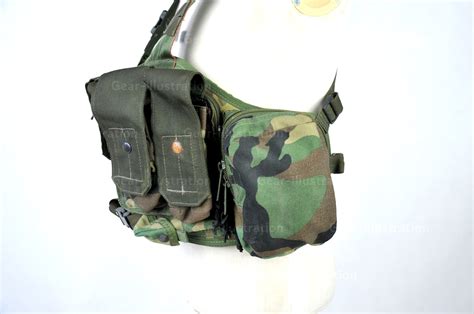 Lbt 1879e Split Front Flotation Eod Chest Rig Woodland Gear Illustration