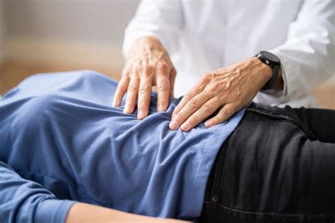 Dor Do Lado Direito Da Barriga 8 Causas Comuns E O Que Fazer Tua