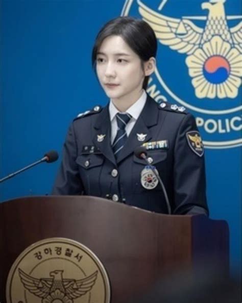연예인급 외모로 주목받고 있는 화제의 여성 강력계 형사 팀장 필더무비