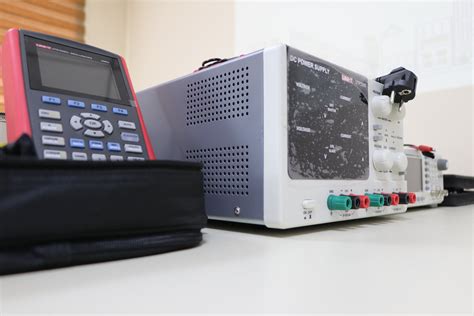 Эрчим хүчний сургалт үйлдвэрлэлийн төв шинэ лабораториудтай боллоо