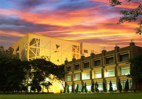 IMT Ghaziabad PGDM Admission Fees Average Salary