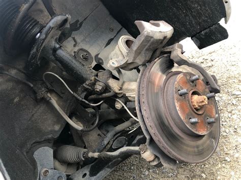 Внеплановая замена тормозных колодок Zekert на Toyota Corolla E150 ...