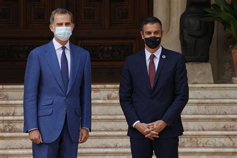 Felipe VI Primer encuentro entre el rey y Pedro Sánchez tras la marcha