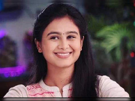 Mrunal Dusanis Biography Age Height Figure Net Worth And More Bio