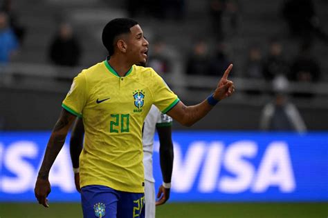 Roma In Talks For Brazilian Attacker Savio From Troyes