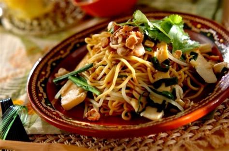 インドネシア料理「ナシゴレン」の簡単な作り方～食べやすい本格サテやミーゴレンなど7選も紹介｜コラム｜elthaエルザ