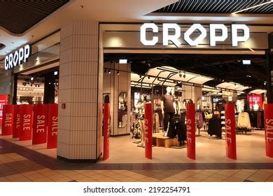 401 Cropp Images, Stock Photos & Vectors | Shutterstock
