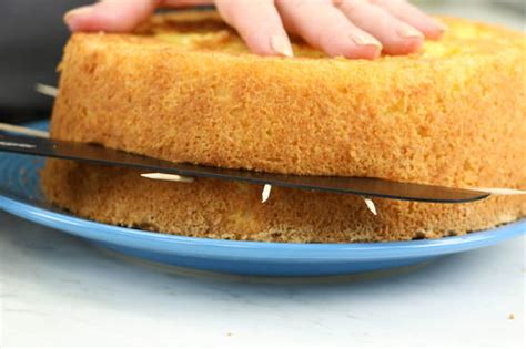 Olive Garden Copycat Lemon Cream Cake
